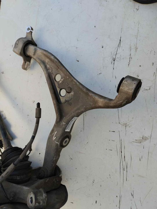 Mercedes-Benz GLE - Draagarm lvoor onder GLE | Autoparts24