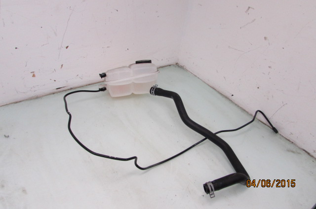 8V618K218AE : Ekspansionsbeholder - Autoparts24