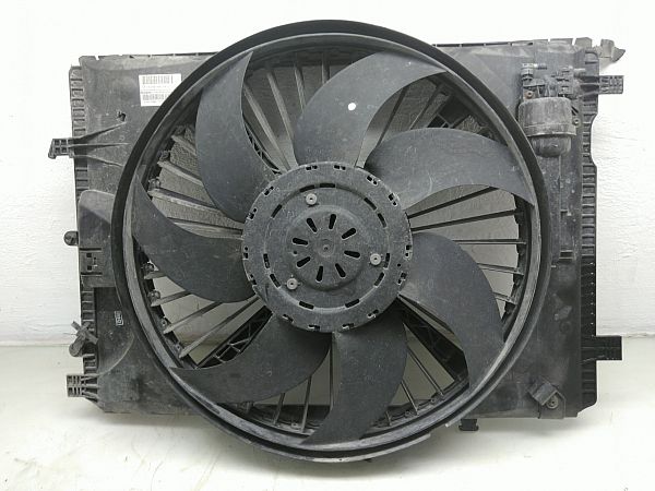 A2049061403 : Kølerblæser el og Varmeblæserhus - Autoparts24