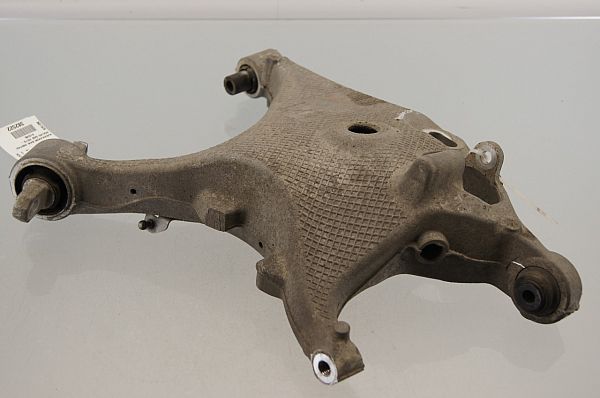 36011678 : Bærearm bag og Bærearm forrest nederst - Autoparts24