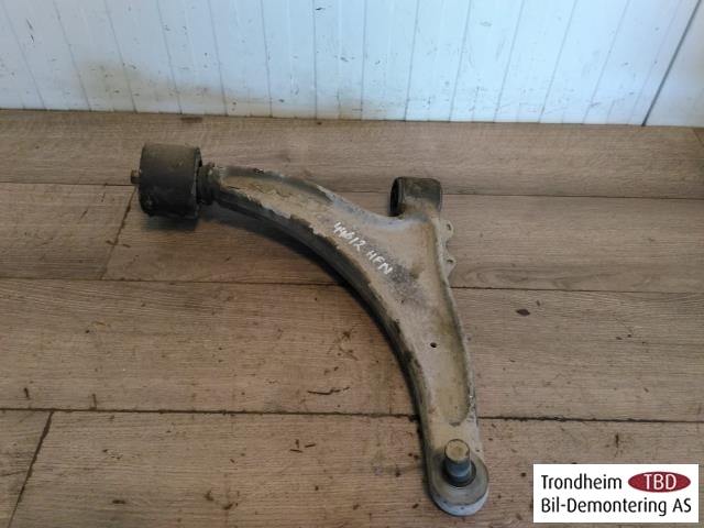 13360018 : Bærearm forrest nederst - Autoparts24