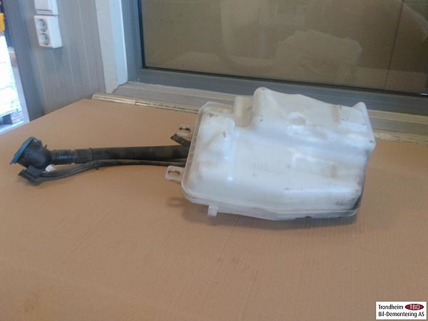 Brugt BMW 2 - sprinklerbeholder | Autoparts24