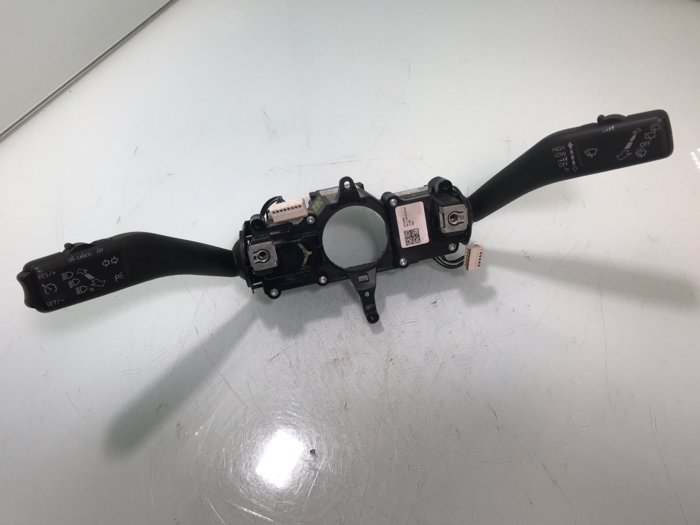 5K0-953-501-AT : Kontakt - kombi - Autoparts24
