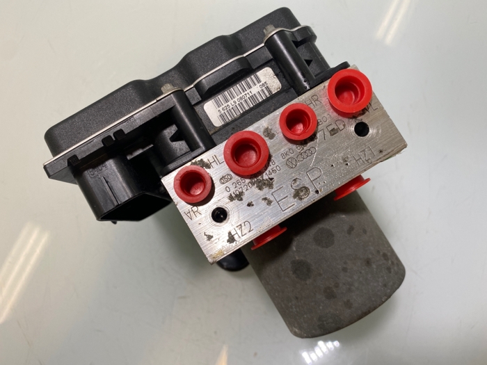 8K0-614-517-EK : ABS Pumpe - Autoparts24