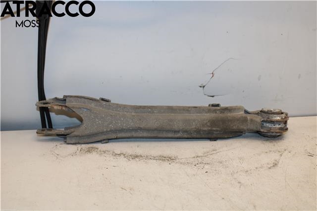 A2043502706 : Bærearm bag - Autoparts24