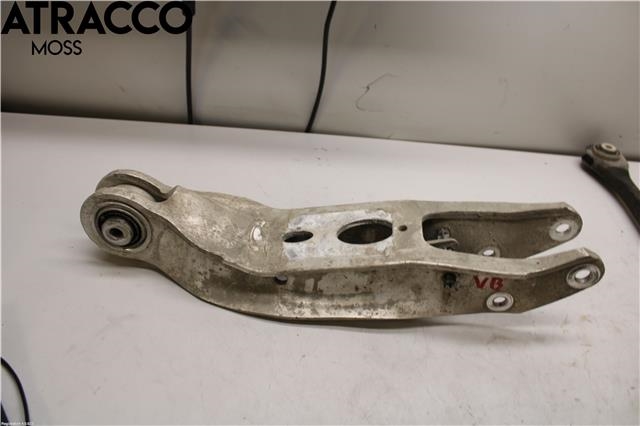 4M0-505-311-J : Bærearm bag - Autoparts24