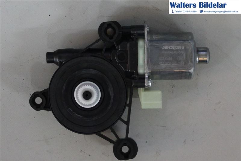 0130822715 : Rudemotor og Ruderegulator - Autoparts24