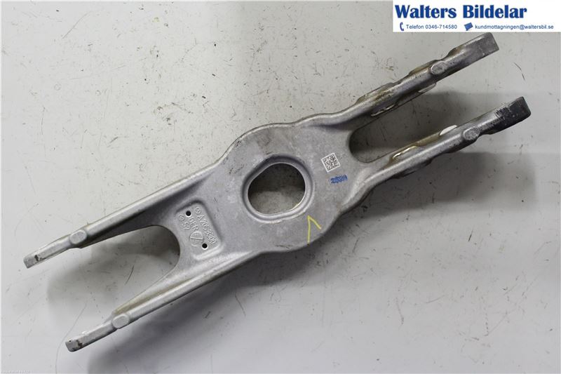 A2053300 : Bærearm bag og Spindel - bag - Autoparts24