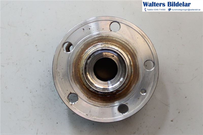 8V0598625B : Spindel - bag og Fornav - Autoparts24