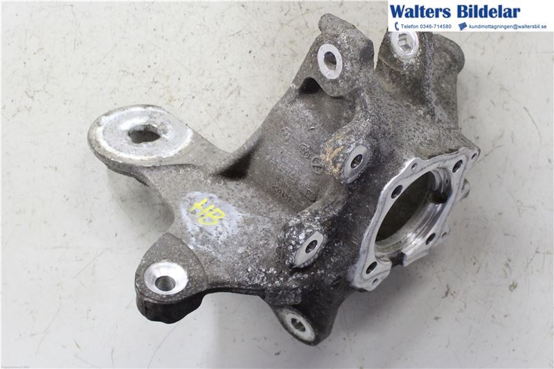 6-796-100 : Bagnav og Spindel - bag - Autoparts24