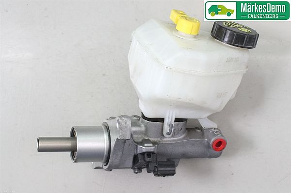 2H0611303A : Hoofdremcilinder - Autoparts24