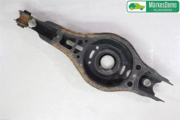 48730F4010 : Draagarm achter - Autoparts24