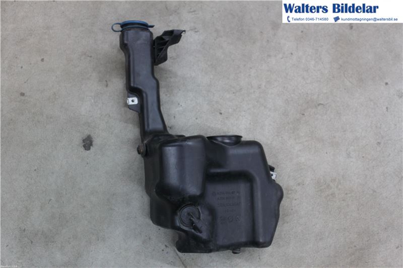 a2048600760 : Ruitensproeier reservoir en Ruitensproeier pomp / motor ...