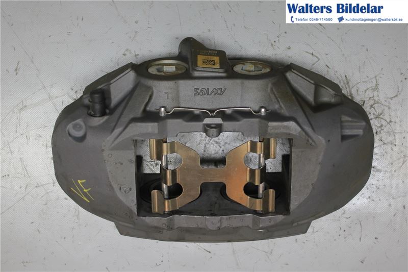 A-000-421-00-00 : Remklauw, linksvoor en Remklauw, geventileerd ...