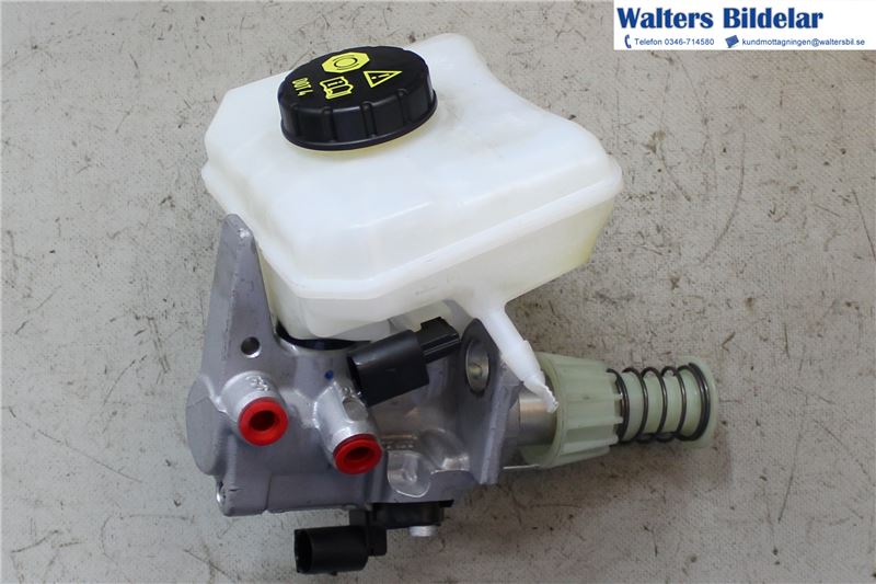 8W0-611-301 : Bremse hovedcylinder og Bremsevæskebeholder - Autoparts24