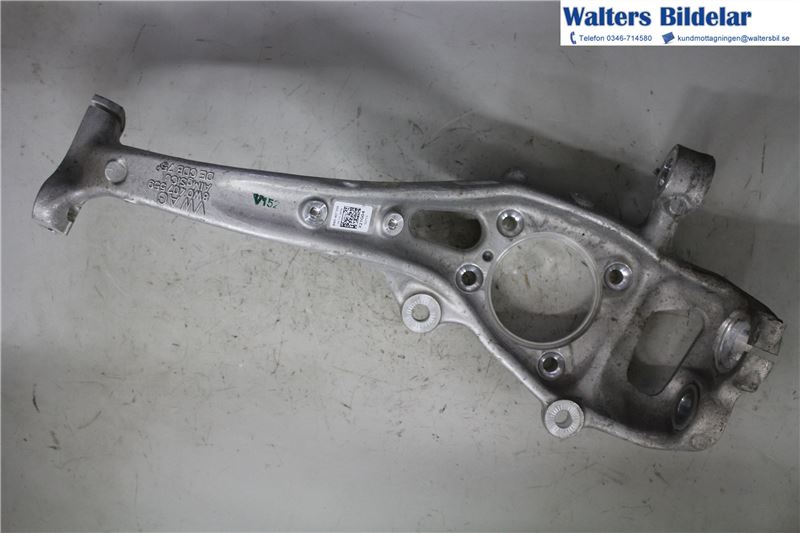 8W0407253F : Asschenkel / Wielnaaf voor - Autoparts24