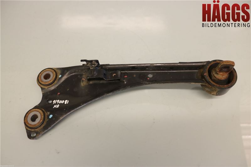 48760-02011 : Bærearm bag - Autoparts24