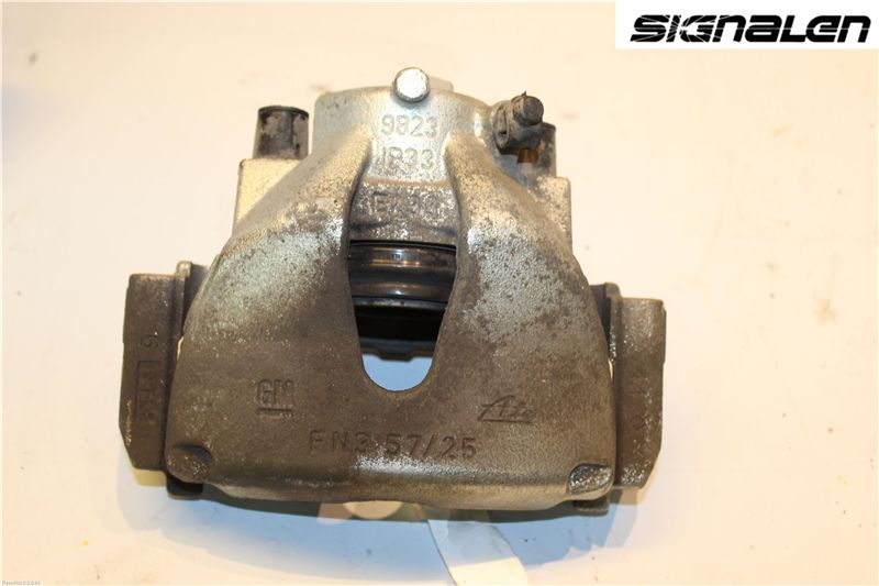 P542471 : Bremssattel vorne links - Autoparts24