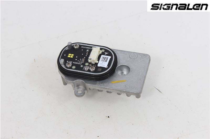 5TA-998-477 : Belysning styreenhed - Autoparts24