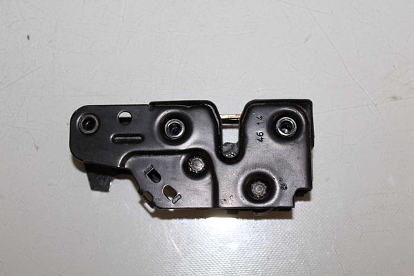 8K1823746 : Motorkap slot - Autoparts24