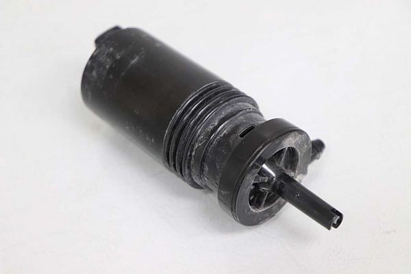 1013229001 : Ruitensproeier pomp / motor - Autoparts24