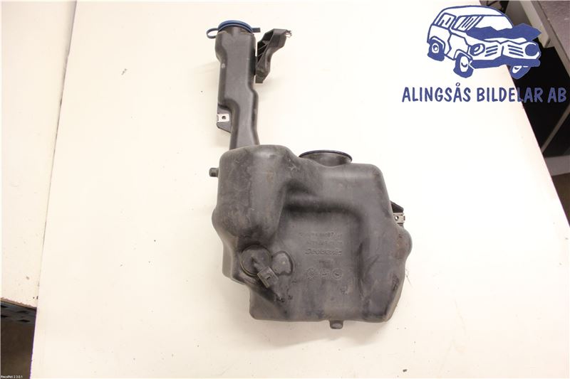 a2048600760 : Ruitensproeier reservoir en Ruitensproeier pomp / motor ...