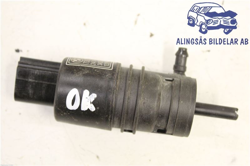 67-12-7-302-58901 : Ruitensproeier pomp / motor - Autoparts24