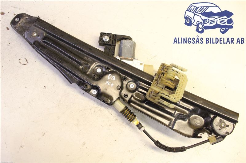 51357182615 : Fensterhebermotor und Fensterheber 2-türig - Autoparts24