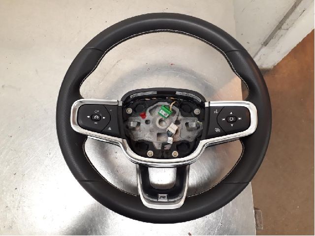 Volvo Xc40 Lenkrad, der Airbag wird nicht mitgeliefert gebraucht kaufen ...