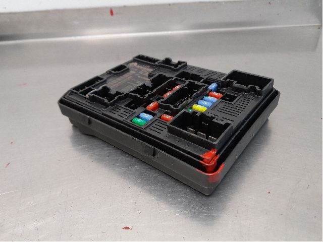 Renault Captur - Bezpieczniki / Skrzynka bezpieczników Captur | Autoparts24