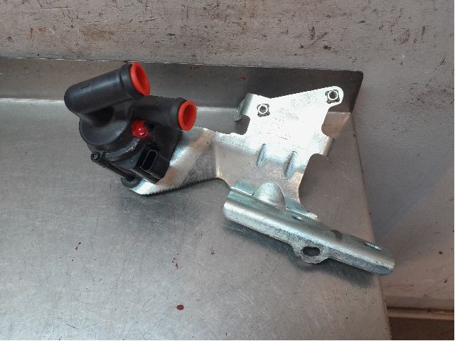 Brugt Volvo Xc40 - cirkulationspumpe | Autoparts24