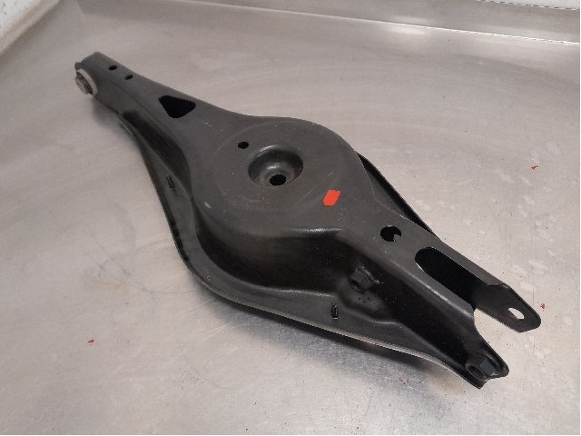 8888776020 : Bærearm bag - Autoparts24