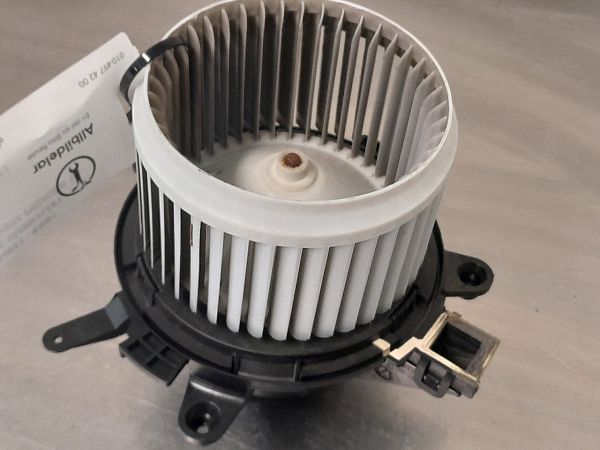 SU001B4501 : Heater fan - Autoparts24