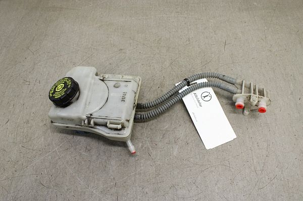 A-447-431-03-02: Bremsflüssigkeitsbehälter, Hauptbremszylinder ...
