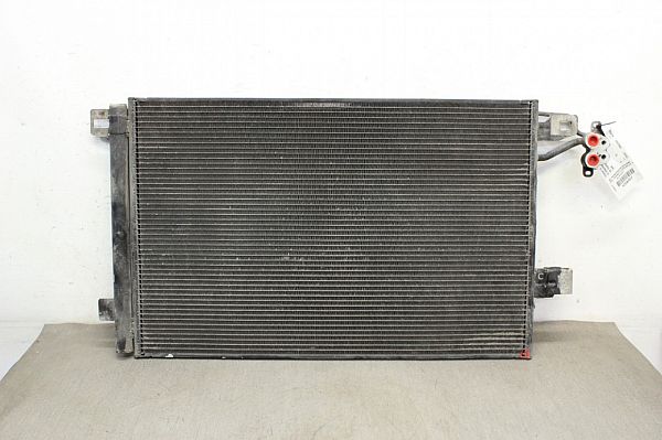 7E0-820-411-D : Wärmetauscher und Kühler - Autoparts24