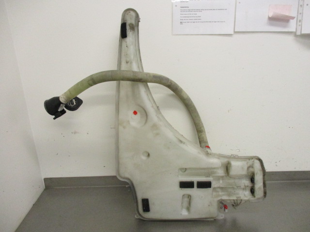 61677238667 : Ruitensproeier reservoir en Ruitensproeier reservoir met ...