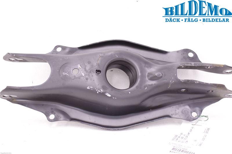 A2053521900 : Bærearm bag og Bærearm forrest nederst - Autoparts24
