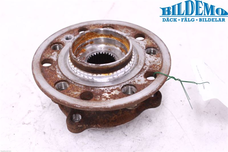 A-205-334-03-00 : Asschenkel / Wielnaaf voor, links en rechts gelijk en ...