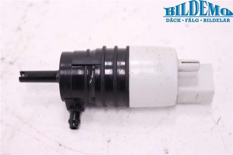 A2058660100 : Ruitensproeier pomp / motor - Autoparts24