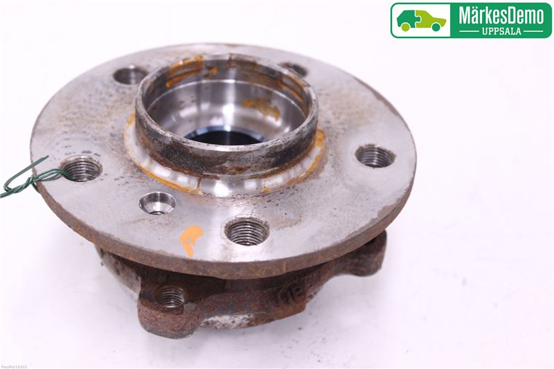 BMW X1 - Asschenkel / Wielnaaf voor, links en rechts gelijk X1 ...