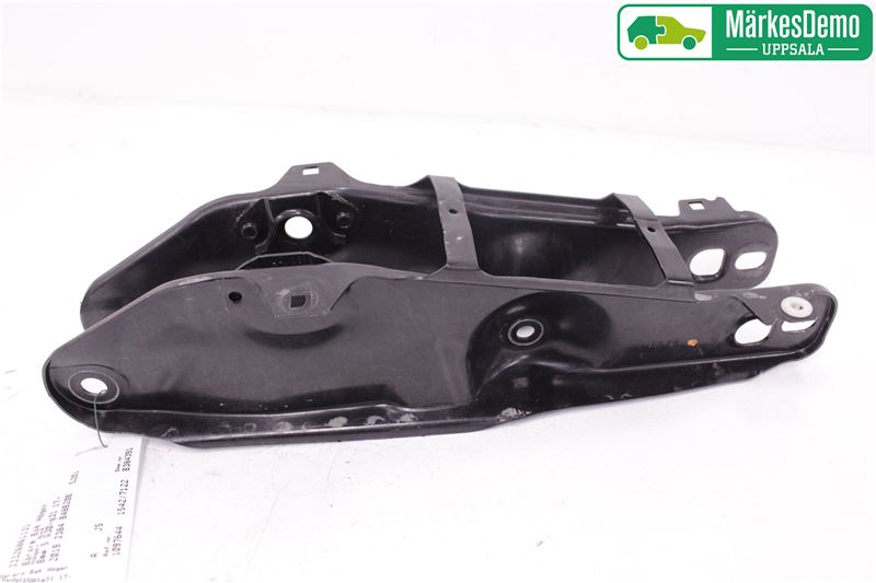 6861131 : Bærearm bag - Autoparts24