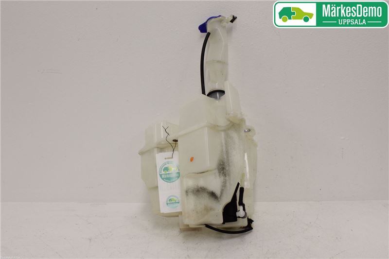 VW Passat - Ruitensproeier reservoir Passat | Autoparts24