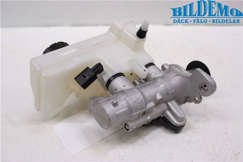 1K0945459 : Bremse hovedcylinder og Bremselyskontakt - Autoparts24