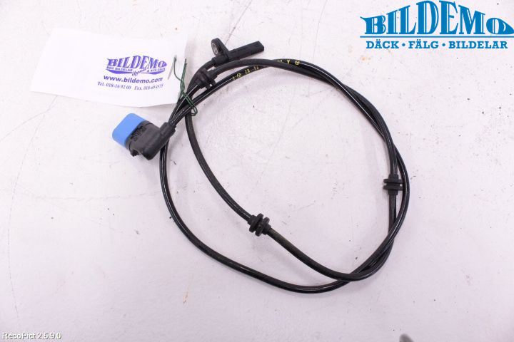 A2469059402 : ABS sensor - Autoparts24