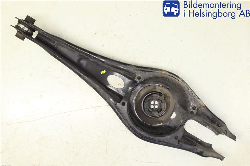 5Q0505311C : Bærearm bag - Autoparts24