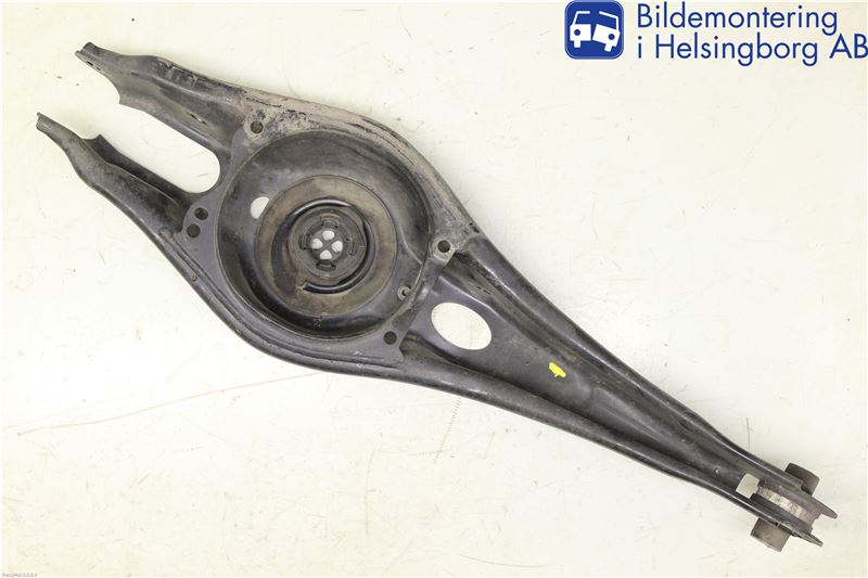 5Q0505311C : Bærearm bag - Autoparts24