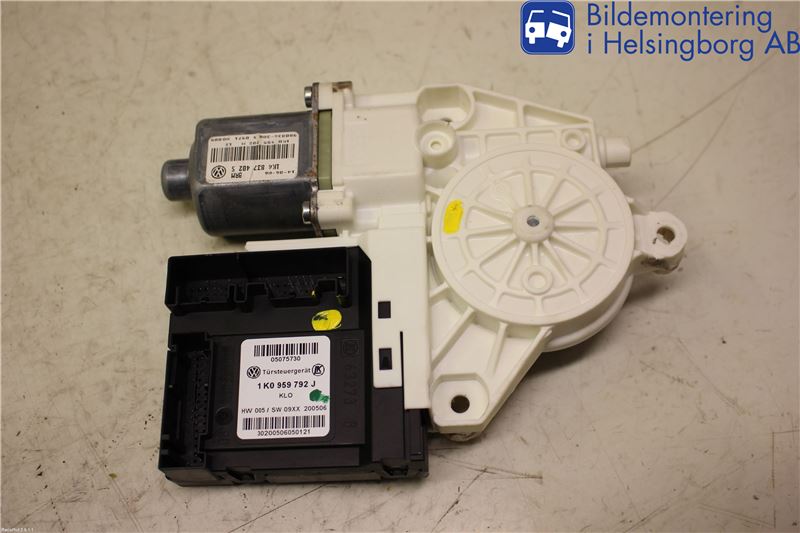 1K0-959-702-L : Rudemotor og Rudekabel 2 dørs - Autoparts24