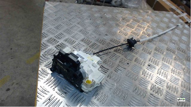 8E1-837-015-AA : Dørlås og Centrallås - Autoparts24