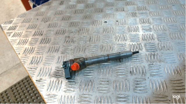 04L-130-277-E : Secundaire luchtinjectiepomp en Verstuiver / Injector ...