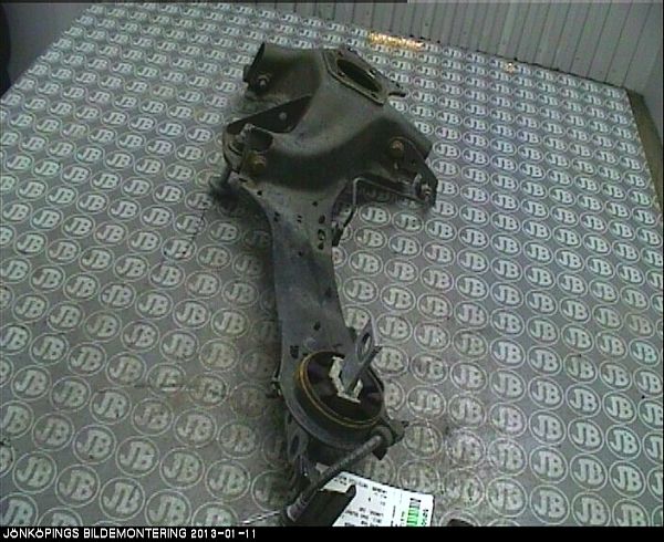 31476185 : Draagarm achter en Asschenkel / Wielnaaf achter - Autoparts24